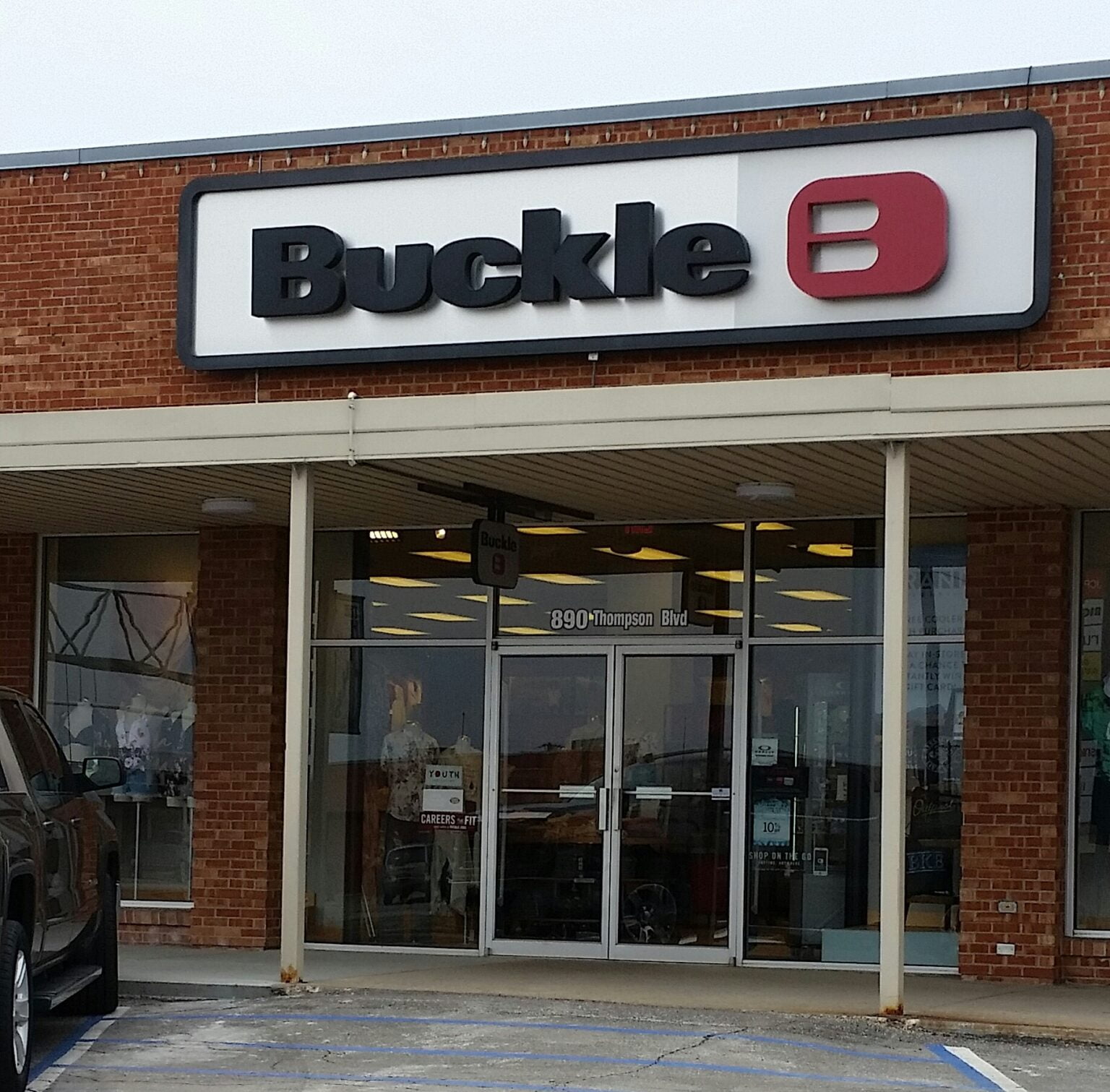 Buckle - Sedalia Missouri